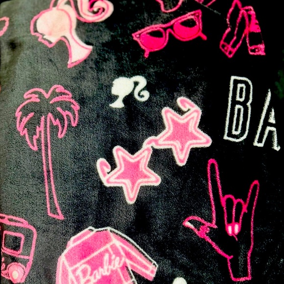 Barbie | Bedding | Nwt Barbie Plush Throw | Poshmark